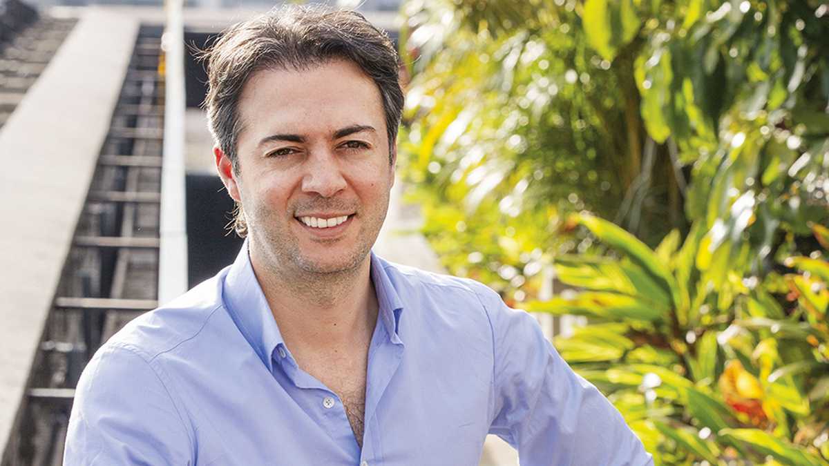 Daniel Quintero renuncia a la Alcaldía de Medellín y se suma a Upegui ...