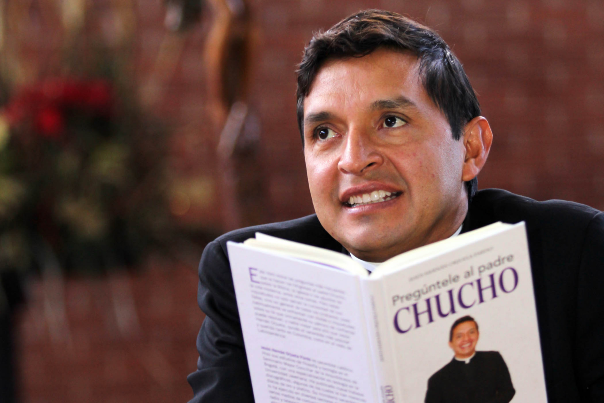 Padre 'Chucho' denuncia que ya le han robado la Iglesia en dos ...