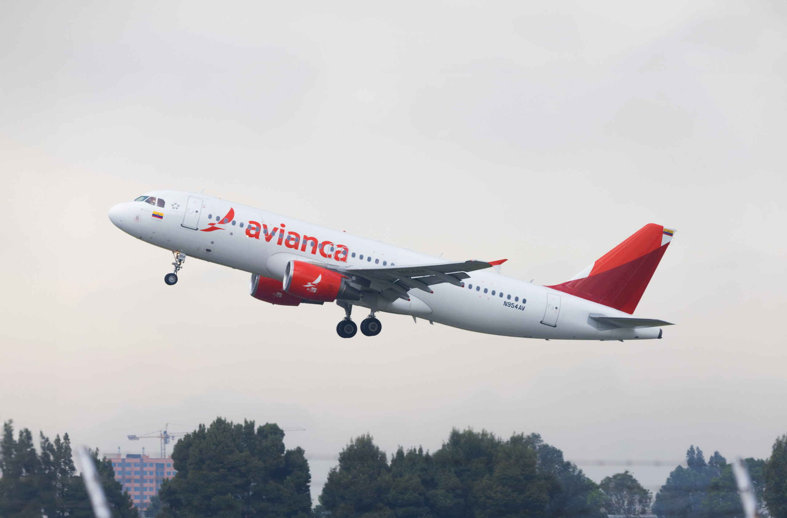 Avianca se pronuncia ante escasez de combustible en Colombia - Nación Paisa